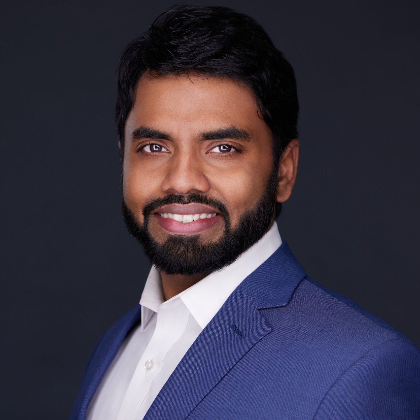 LinkedIn Headshots | Chicago Suburbs | Chicago High-End Headshots