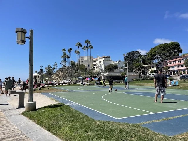 Main Beach in Laguna Beach, CA: What to Expect (2024) — Orange County ...