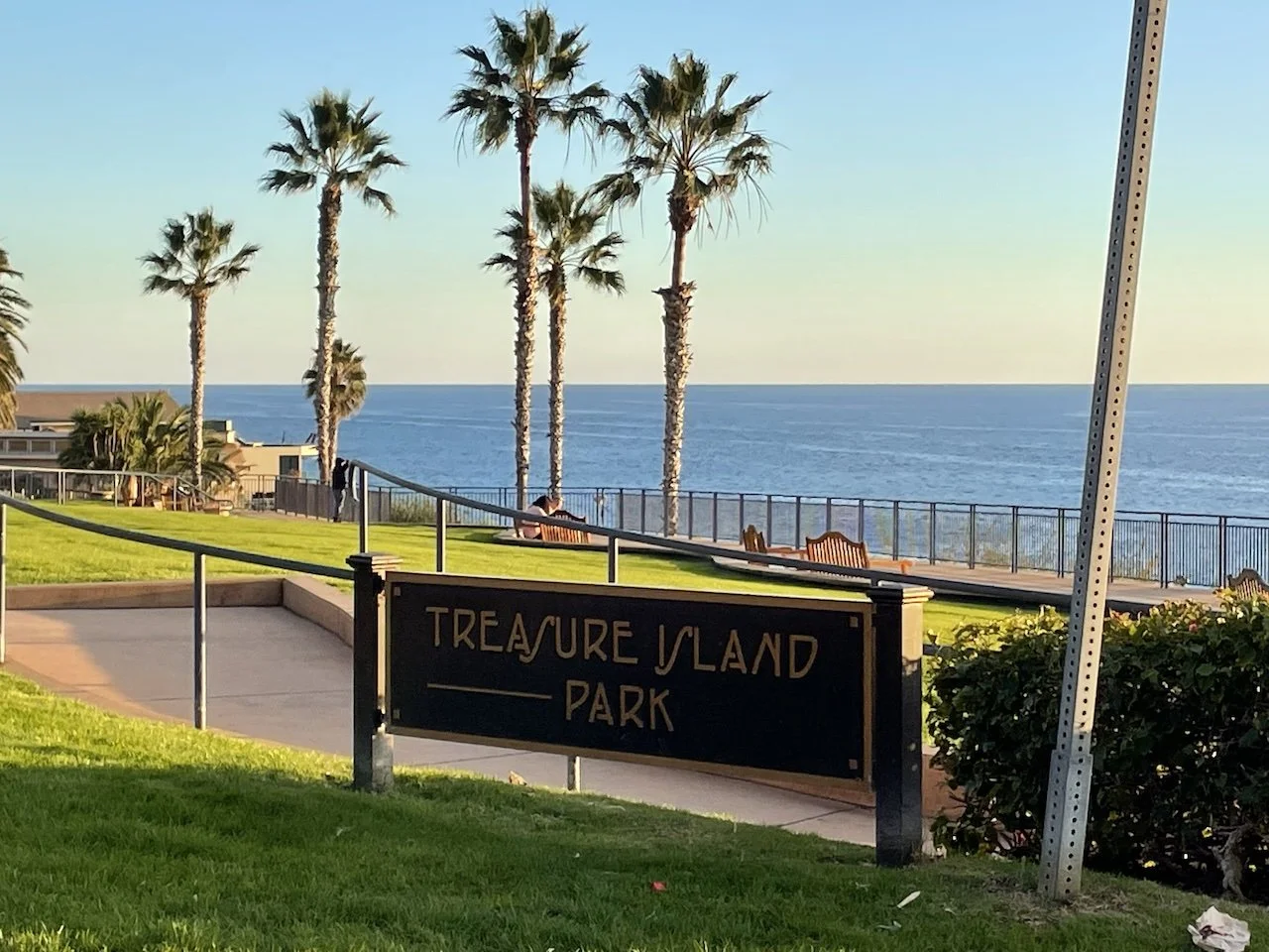 Treasure Island Beach in Laguna Beach, CA: What to Expect (2024 ...