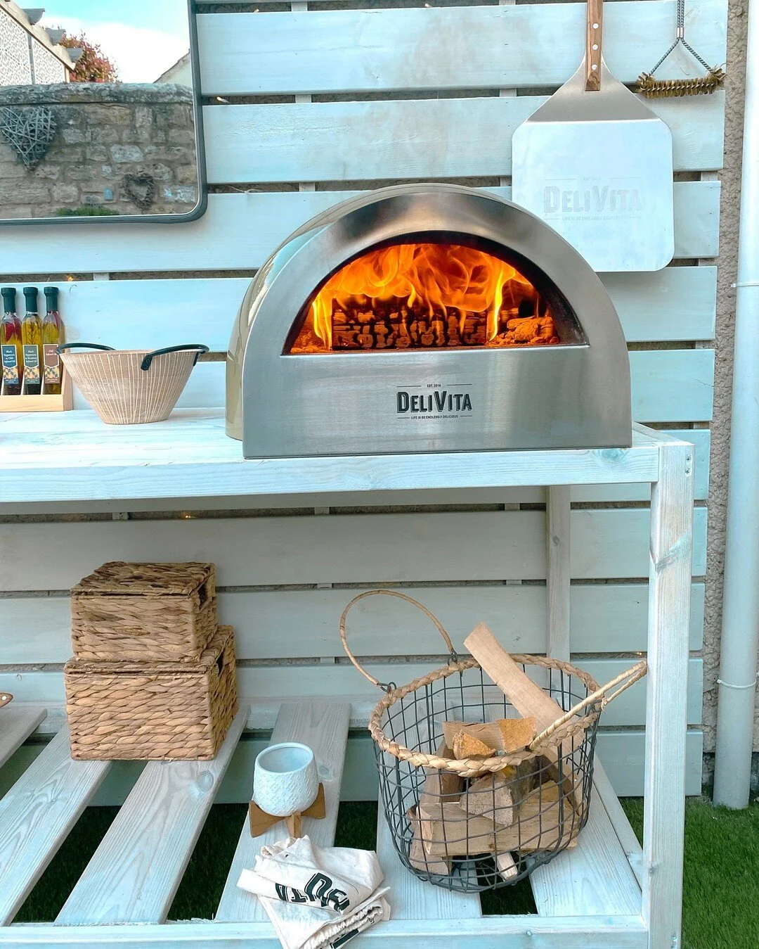 Awnings | Retractable Canopies | Parasols | Café Barriers Shade Zone