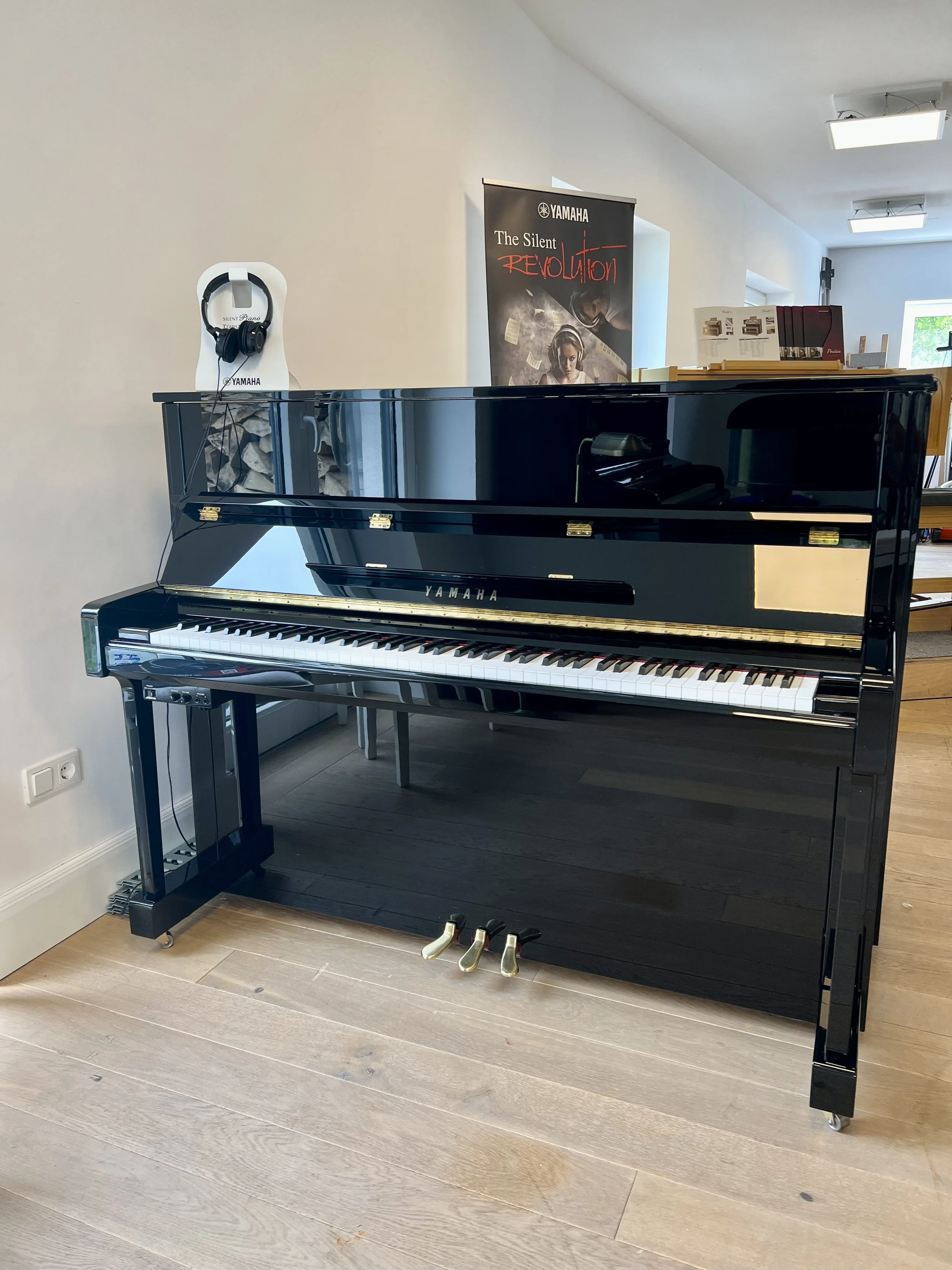 Pianos Kelly, Niederanven, Luxembourg-Pianos Kelly
