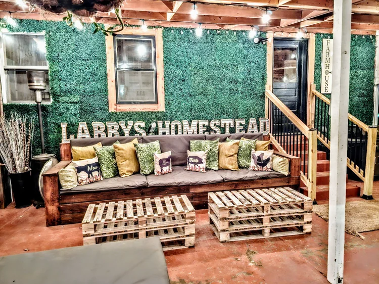 Labby's Homestead Lodging