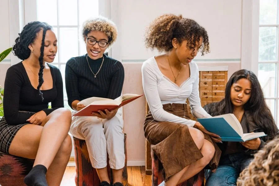 THE "FRIENDS" GROUP CHAT — friendship with intention