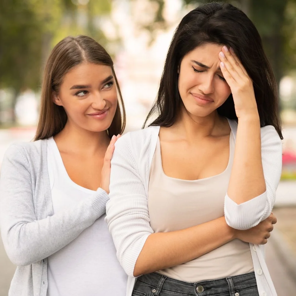 8 SIGNS THAT GIRL IS NOT YOUR FRIEND — friendship with intention