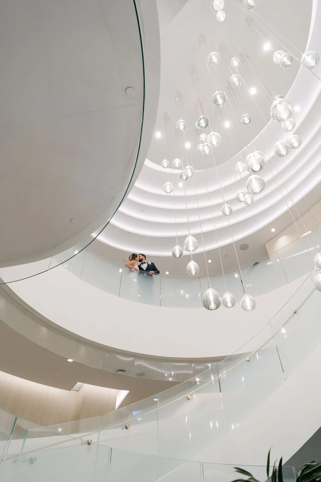 Alyssa + john - modern elegance at the Pearle Hotel — Sue Gallo Designs