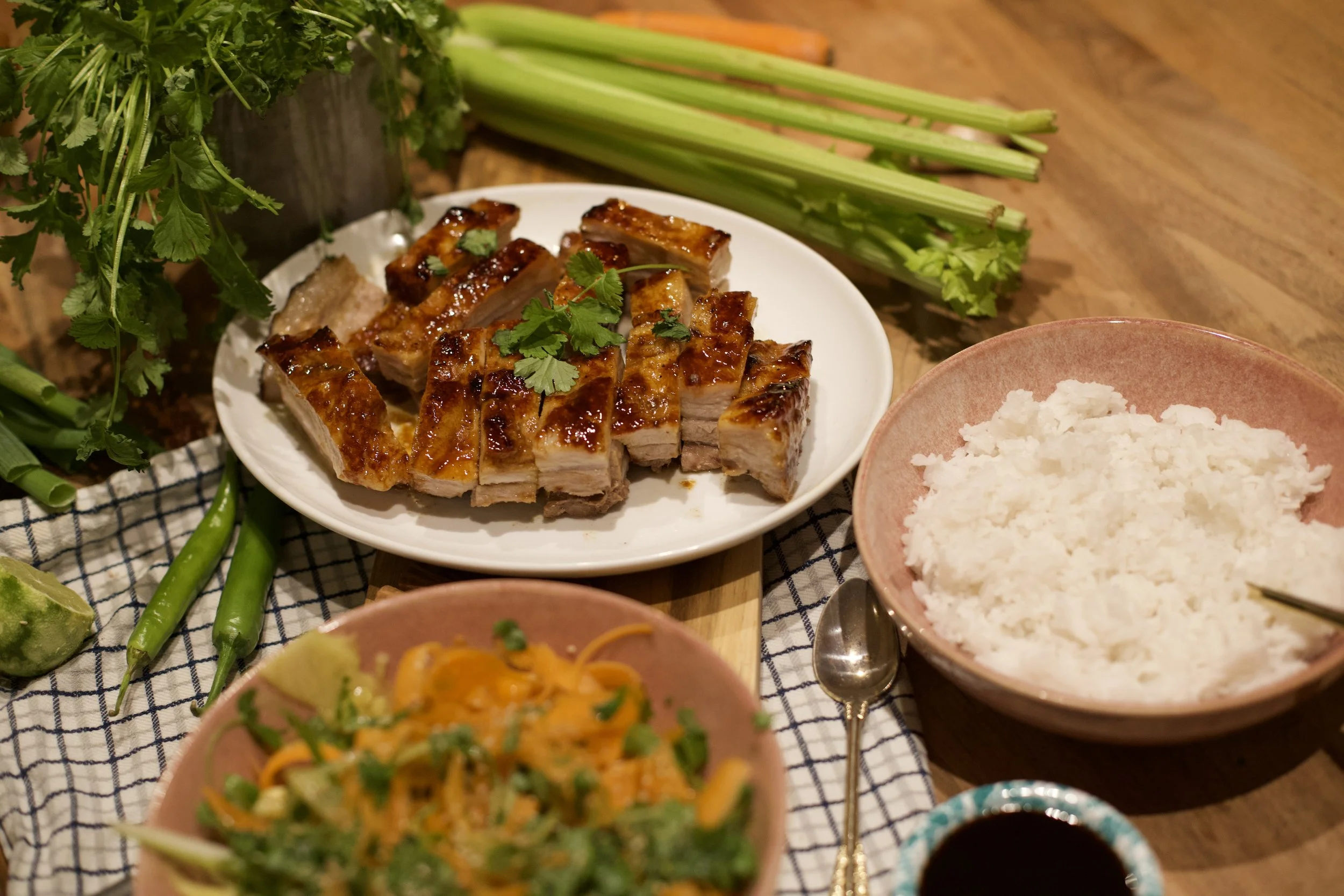 Asiatisk ribbe med mangosalat — Coop Nordland