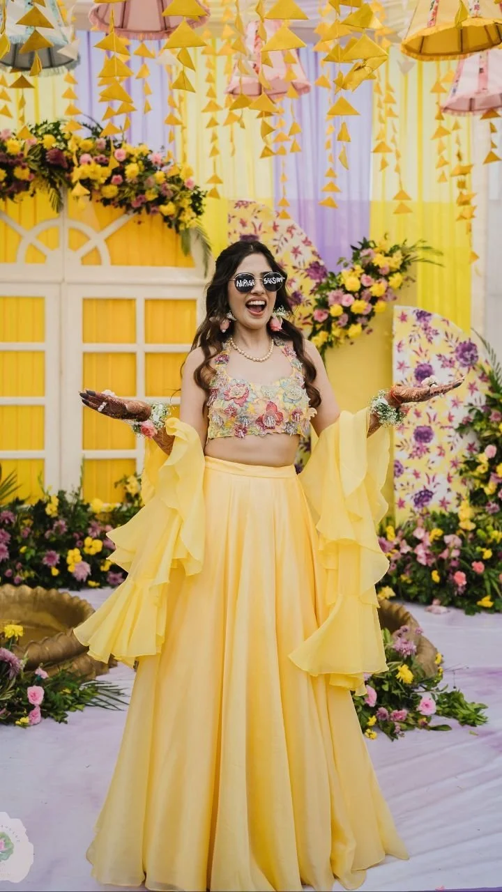 20 Must-Have Haldi Photos For Your Wedding Photography — SutraSnapperz