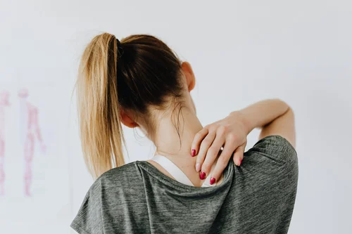 Stiff Neck and Headache: How They’re Related and What to Do — Cadence ...