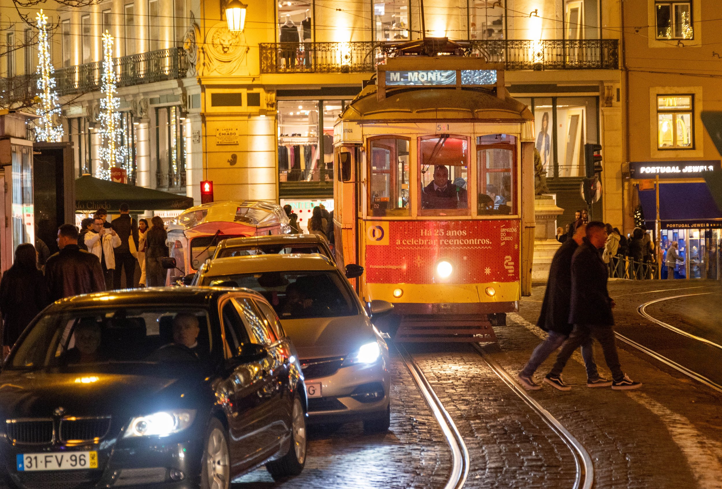 Complete Guide to Lisbon Transportation: How to Use the Metro, Trams ...