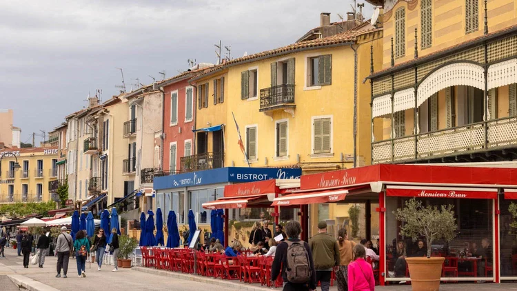 A guide to Cassis: the pretty little beach town and gateway to Calanque ...