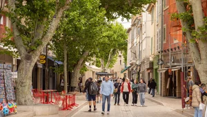 A guide to Cassis: the pretty little beach town and gateway to Calanque ...