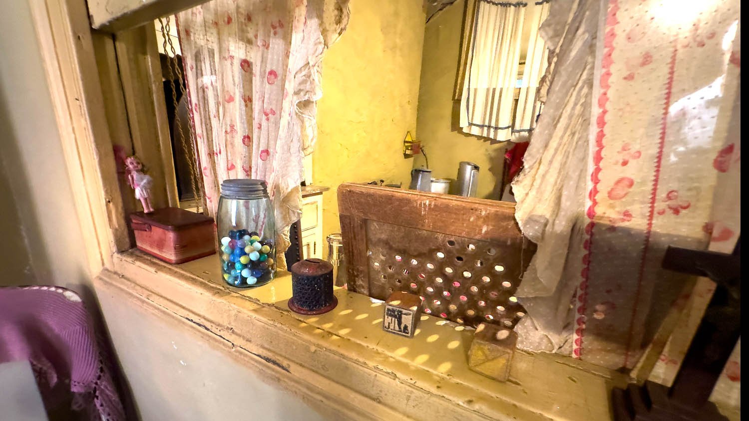 Visiting the Tenement Museum, one of our favorite NYC museums — The Empty Nest Explorers