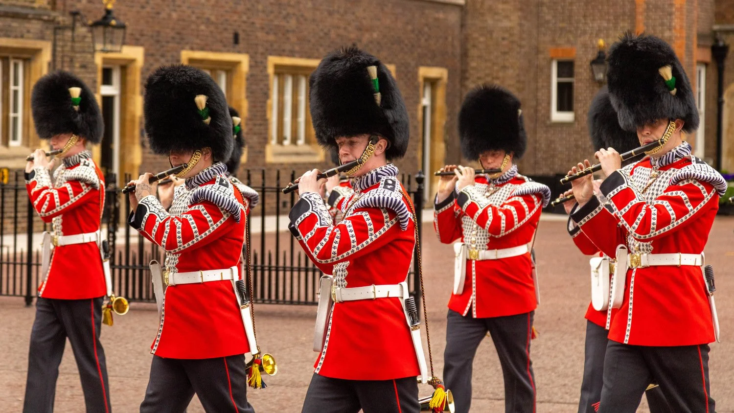 Experiencing the Changing of the Guard at Buckingham Palace, St. James ...