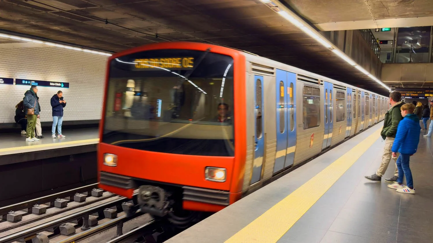 Complete Guide to Lisbon Transportation: How to Use the Metro, Trams ...