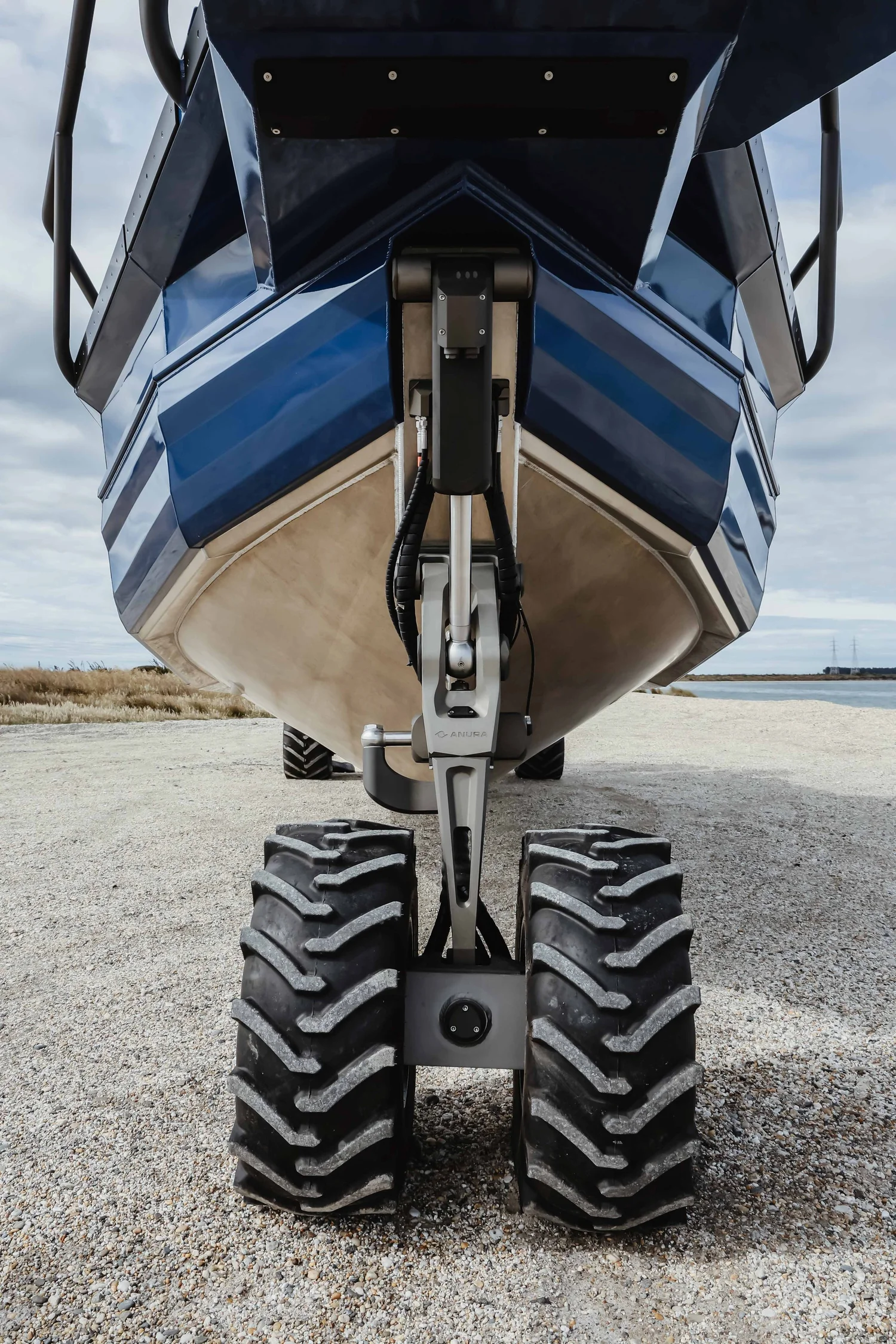 290UC - 29 foot amphibious boat — StabiX