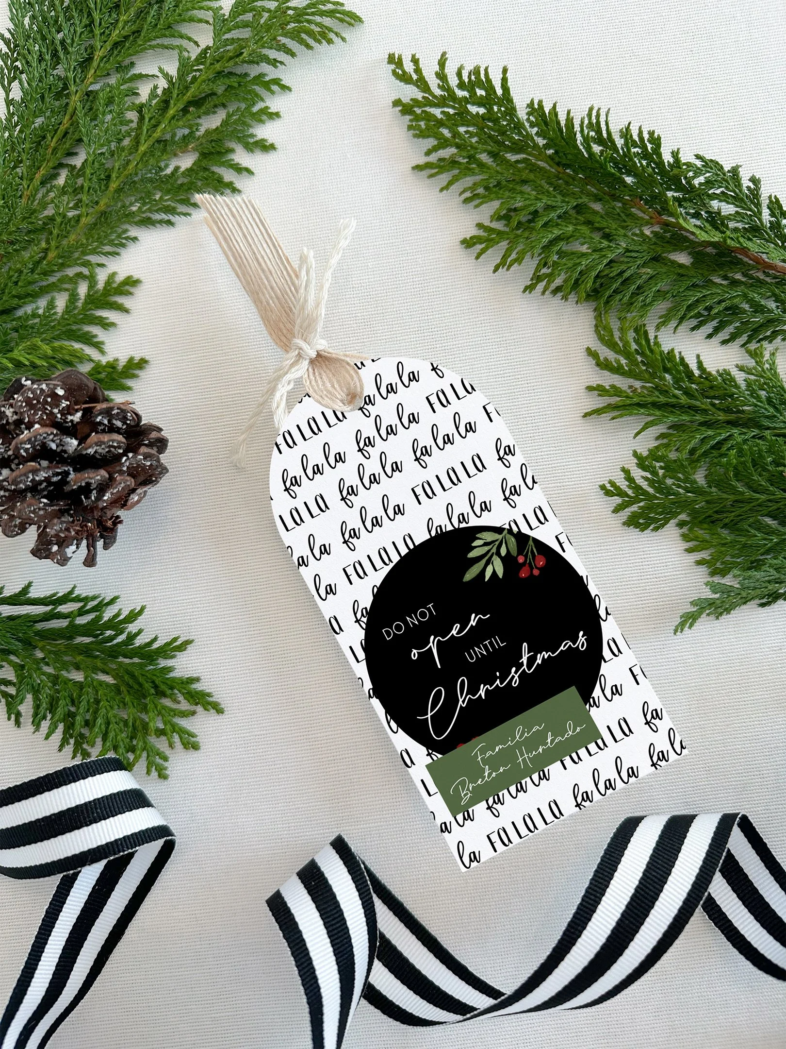 Green Mistletoe Christmas Gift Tags | Crafty Paper Co