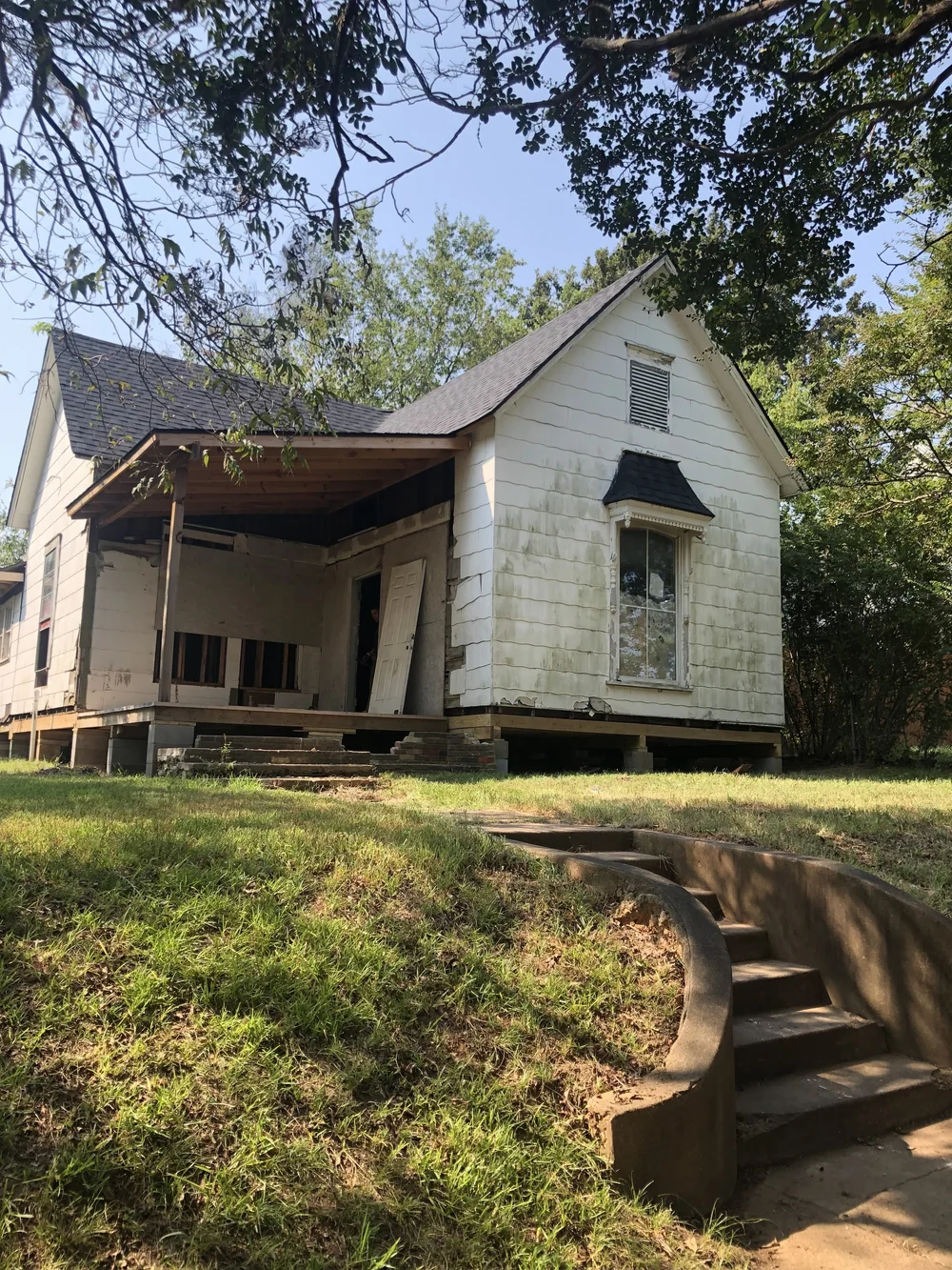 Gallery 2 — House Of Eli