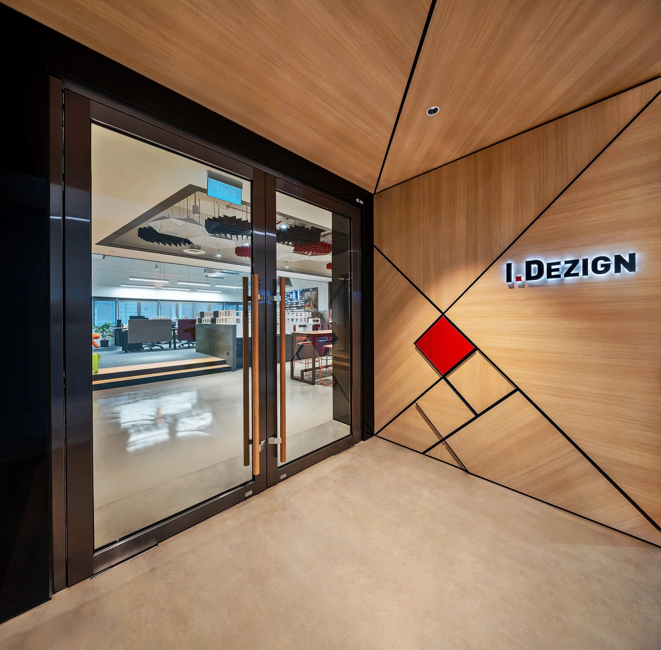 Company — I.Dezign