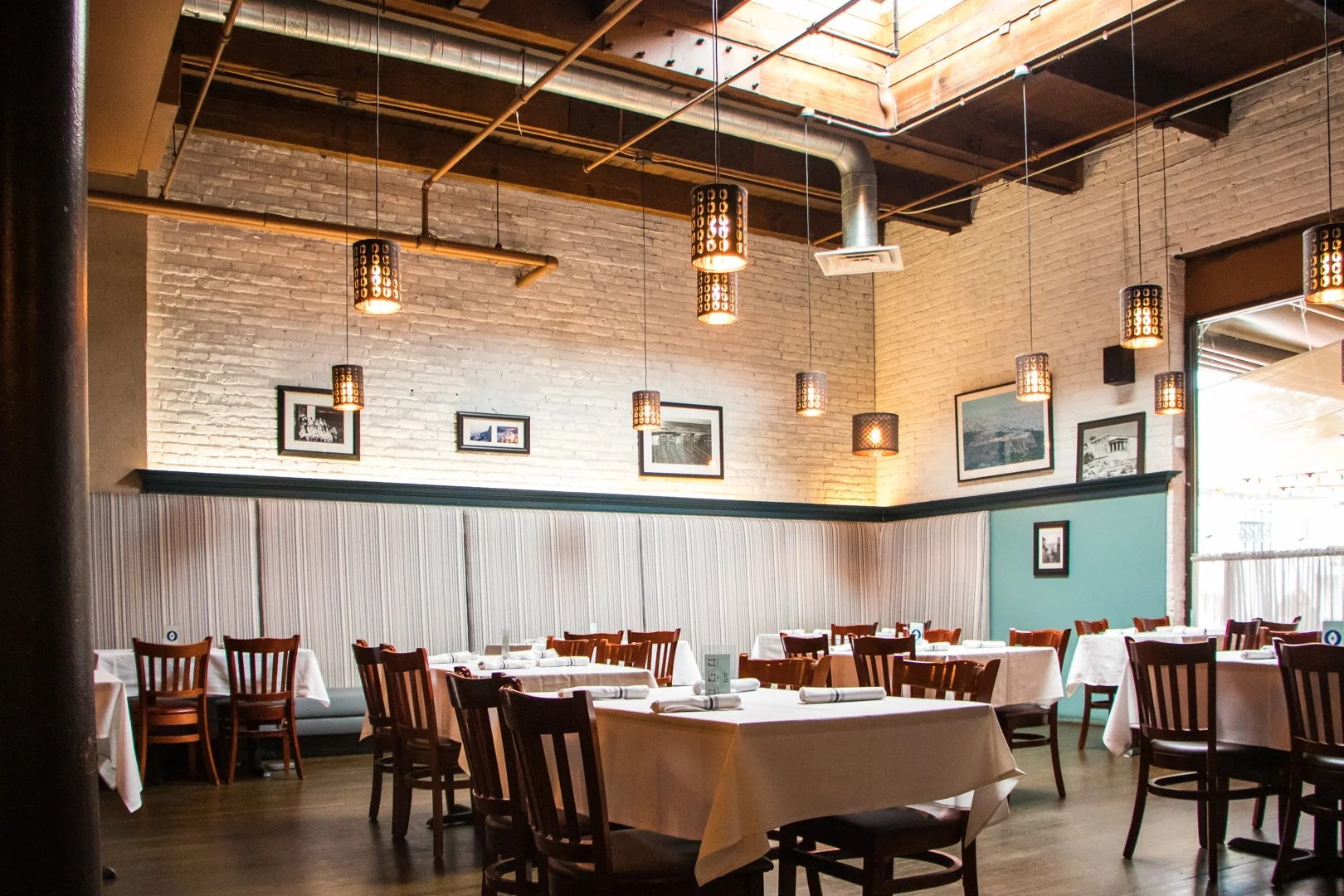 Avli Winnetka menus & reservations