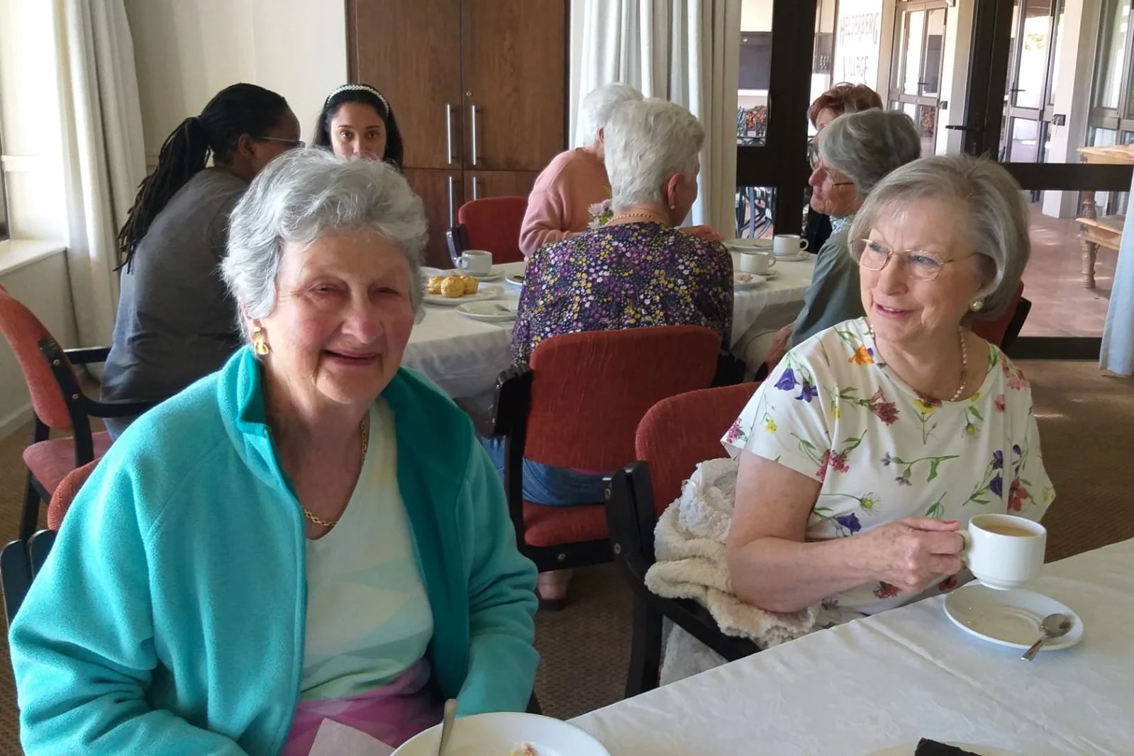 LINDO VISITS THE GOLDEN OLDIES — Christ Church Somerset West