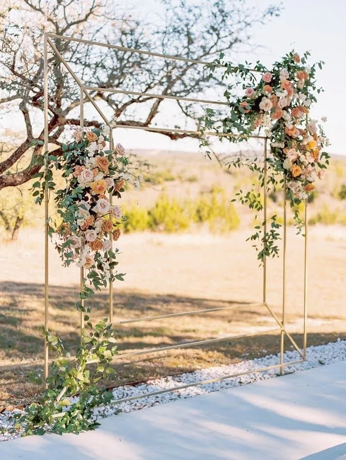 What's the Criteria for Choosing a Wedding Arch? — Remi + Gold