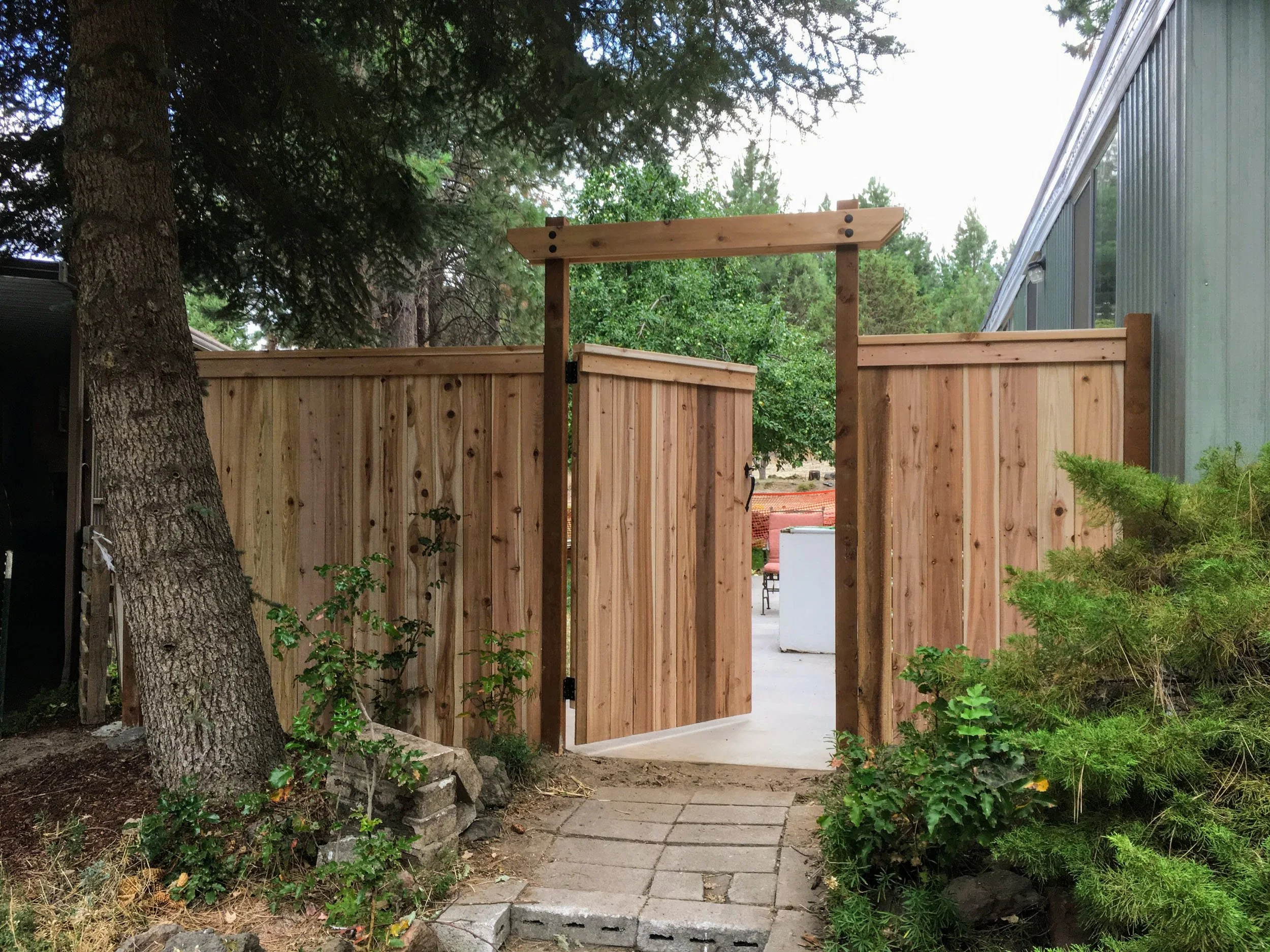Cedar Gates, Bend, OR — Cedar And Stone Artisans