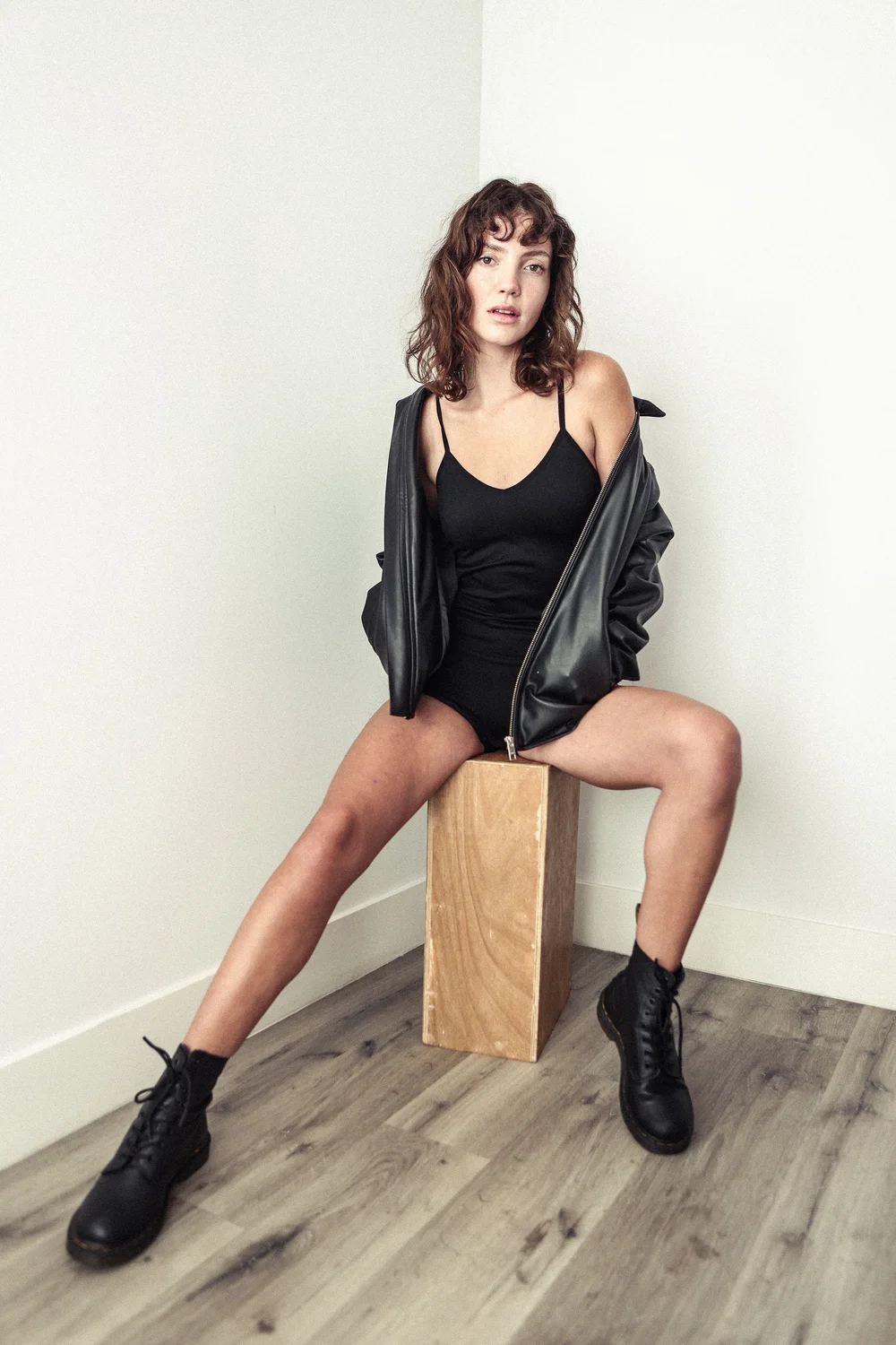 Female Model Posing Guide - 50 Top Poses To Look Like A Pro — By ...