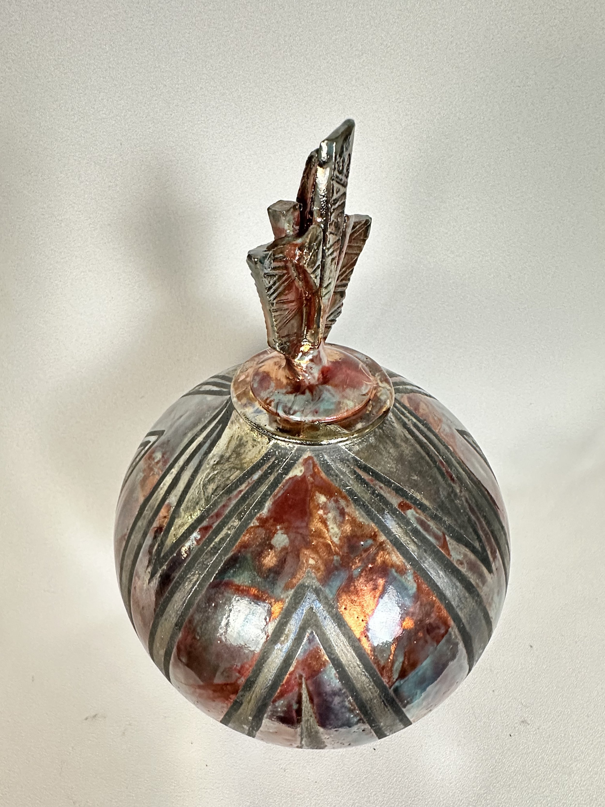 Luster Vessel w/Ornamental Lid #6466 — Steve Sanders Raku