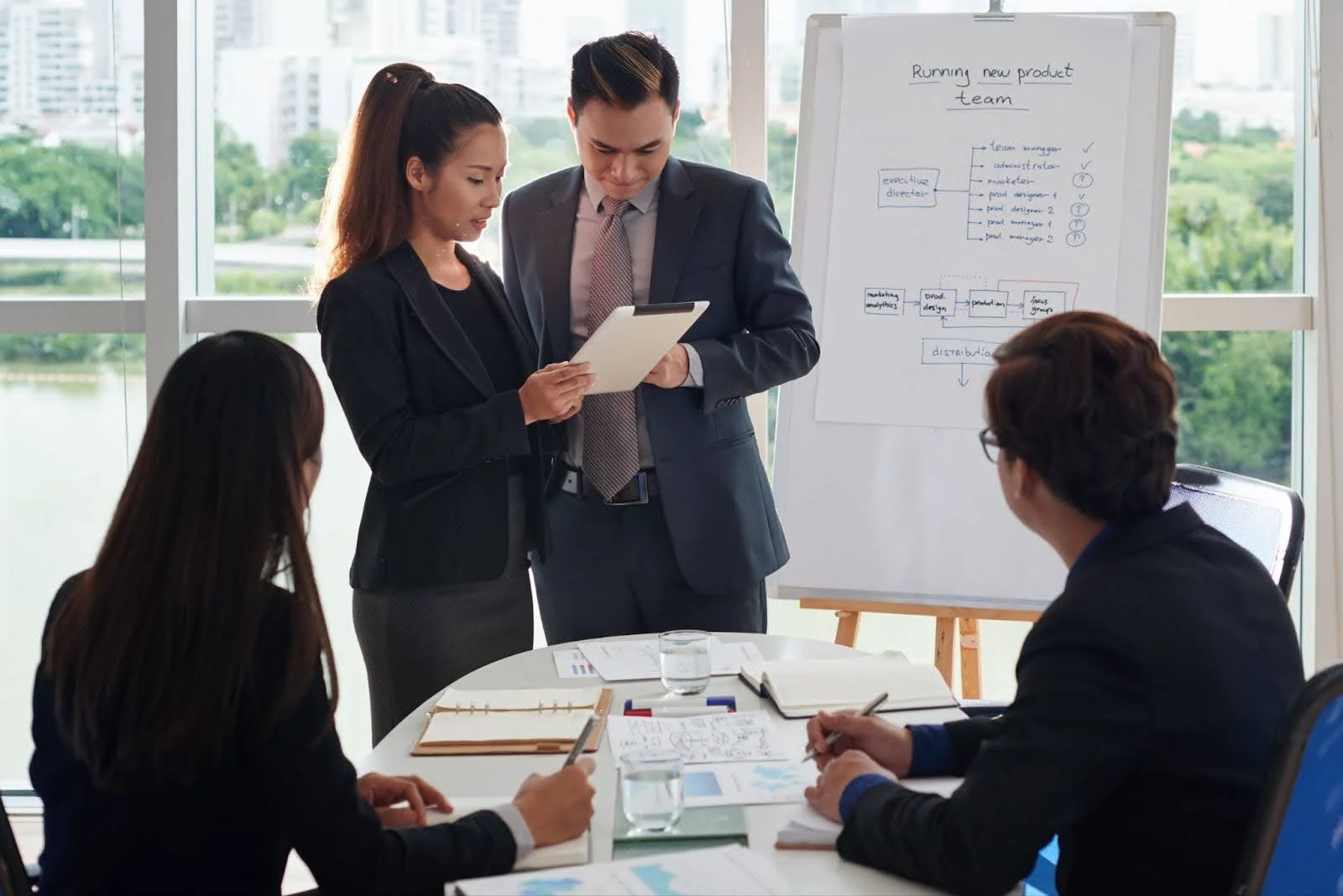 10 Proven Ways On How To Build Trust In A Team As A Leader — Strengths ...