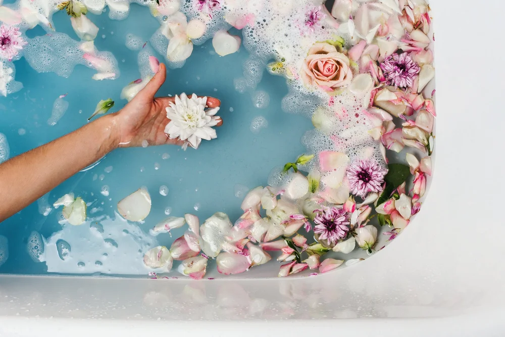 How to Safely Add Essential Oils to Your Bath — Science of Essentials
