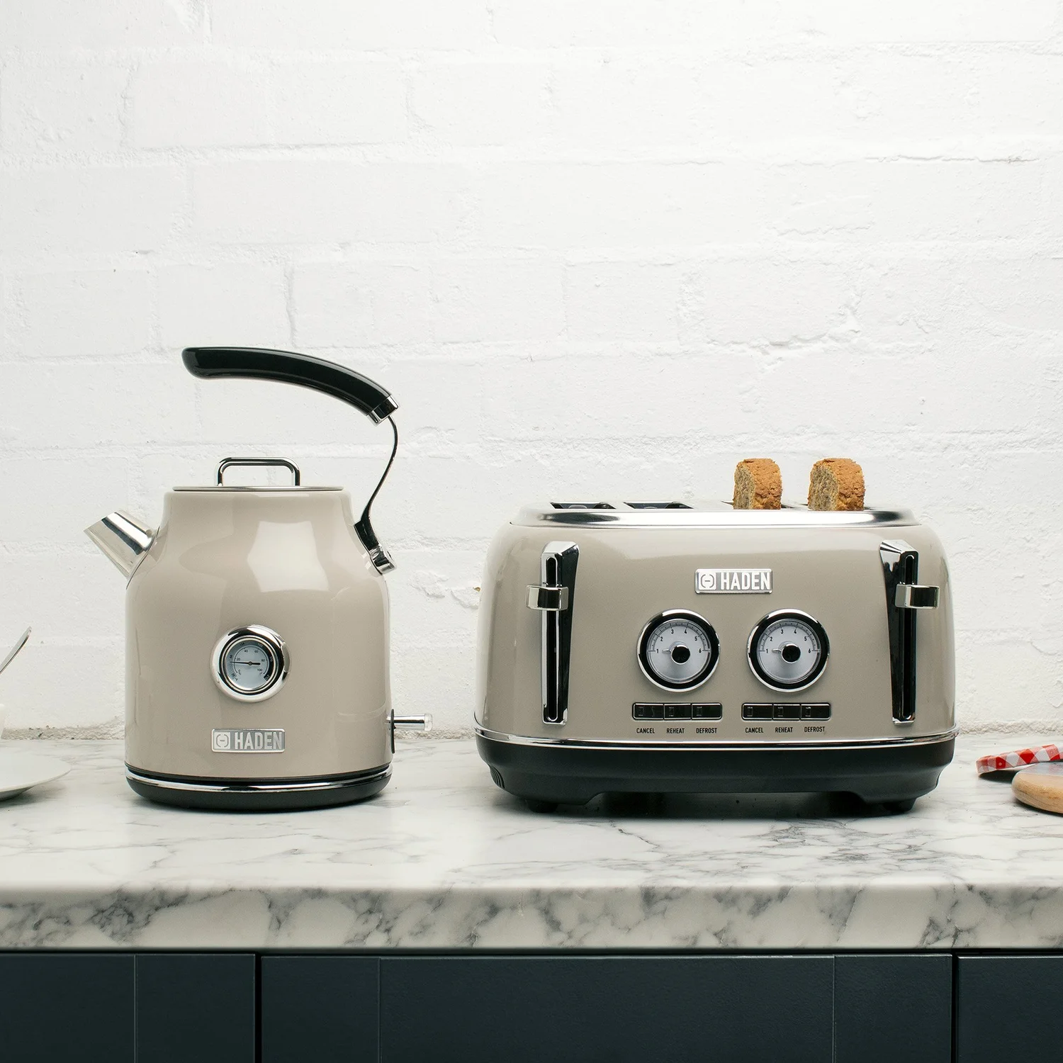 Dorset 2-Slice Toaster - Putty — Haden Canada