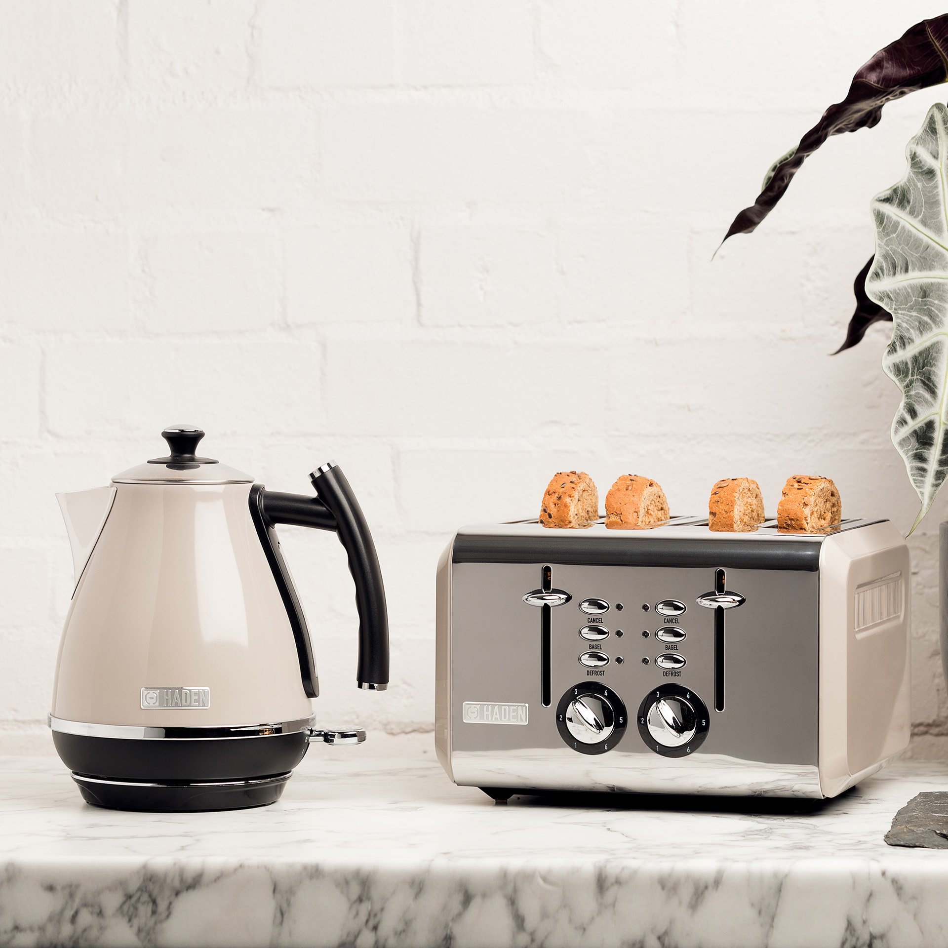 Dorset 2-Slice Toaster - Putty — Haden Canada