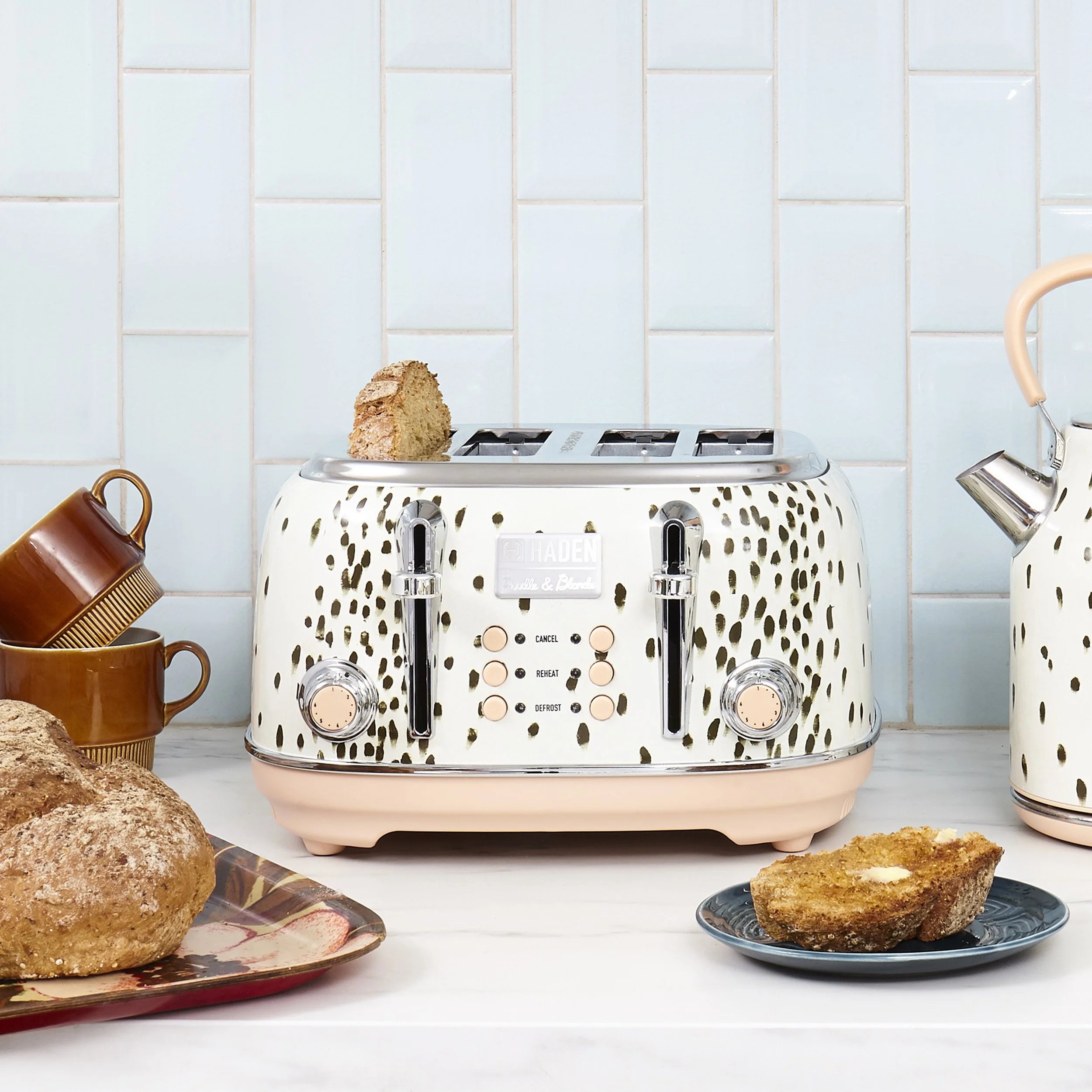 Dorset 2-Slice Toaster - Putty — Haden Canada