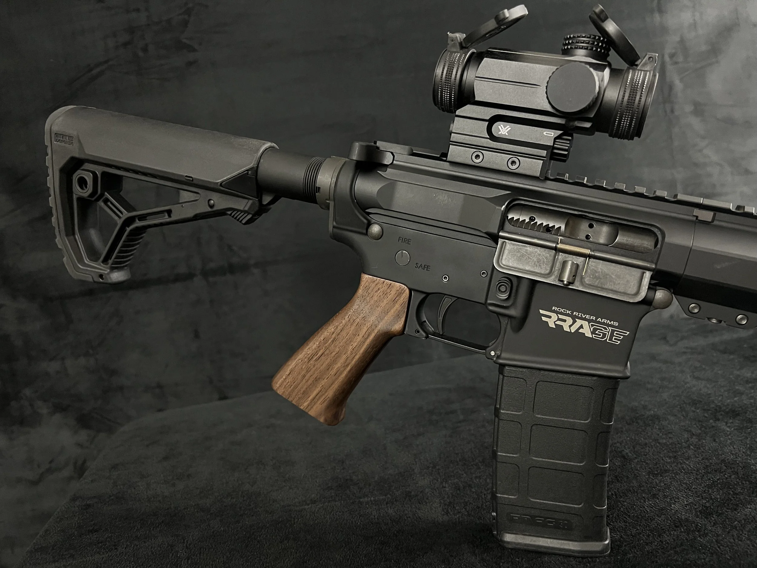 RAILWOODS M-Lok Rail Covers and Wood AR15 Furniture