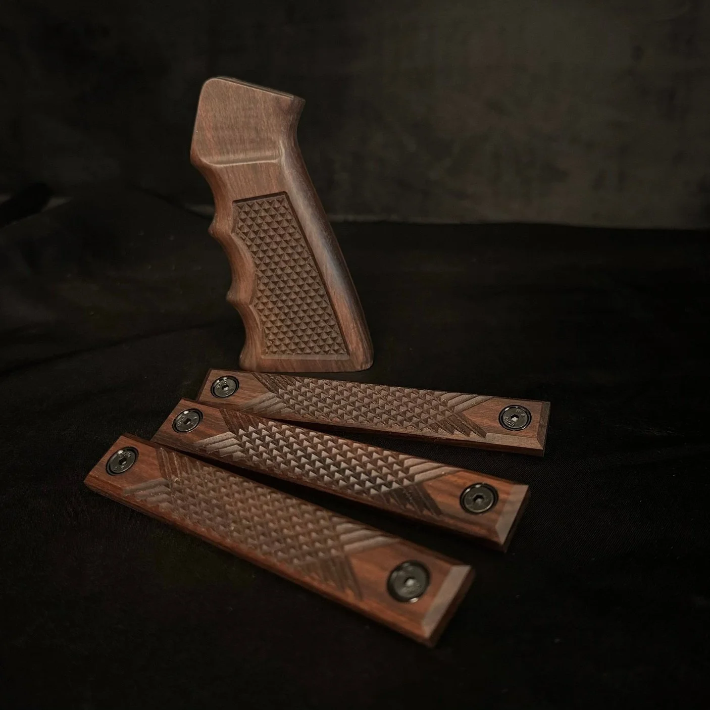 Store 2 — RAILWOODS M-Lok Rail Covers and Wood AR15 Furniture