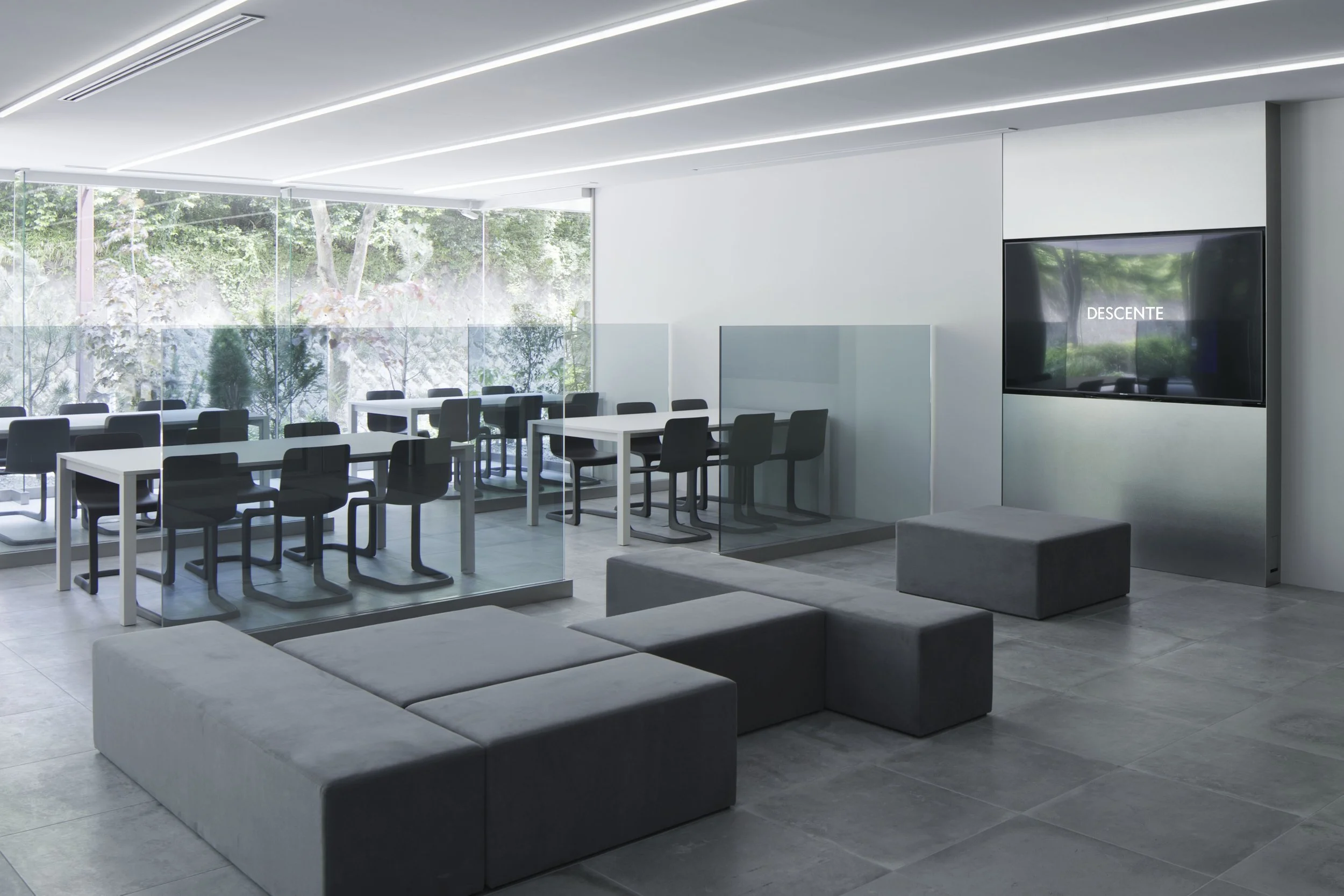 Descent Tokyo Office — STRATE | The Brand Produce Company. 株式会社ストラテ 代表 ...