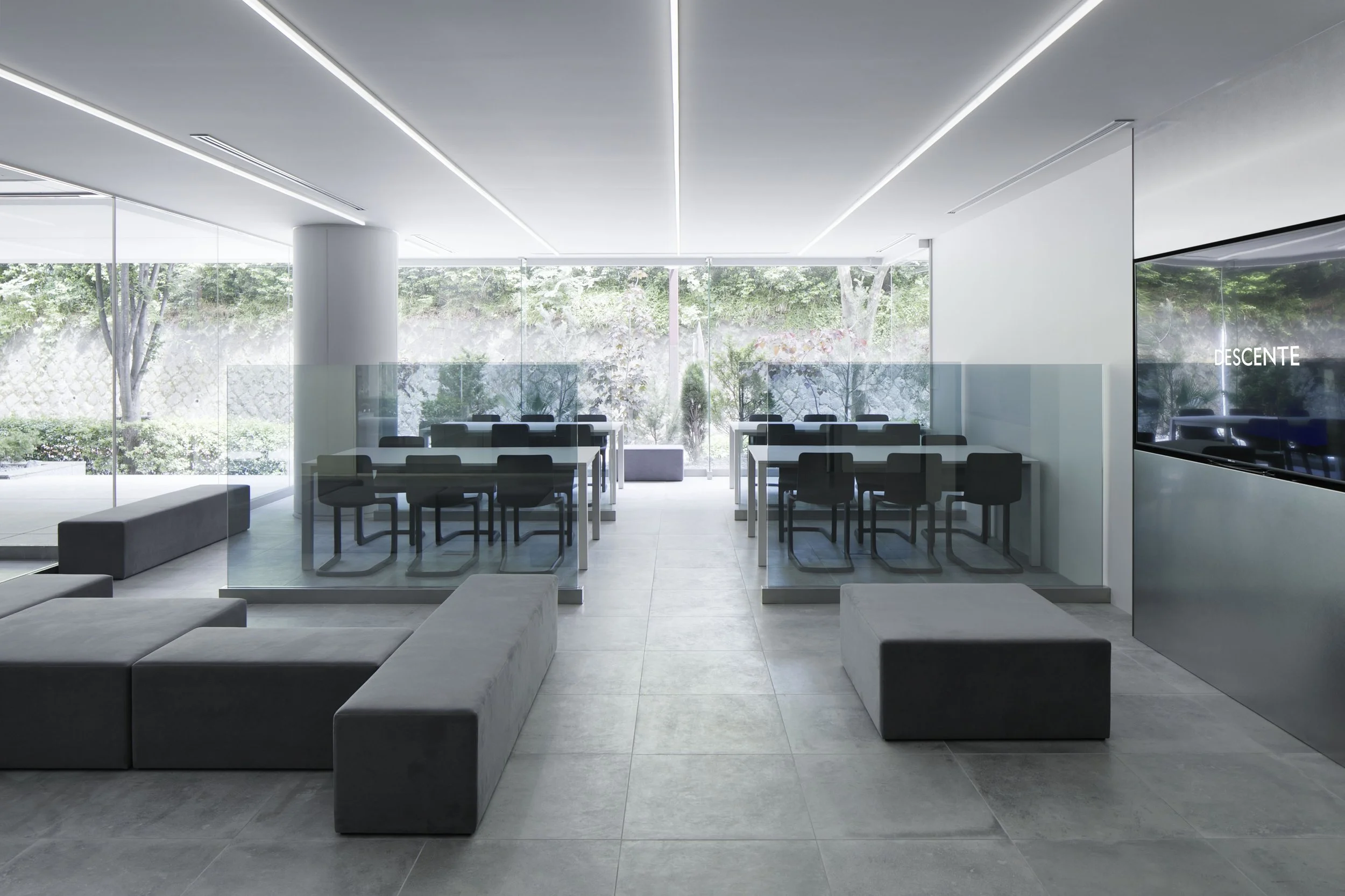 Descent Tokyo Office — STRATE | The Brand Produce Company. 株式会社ストラテ 代表 ...