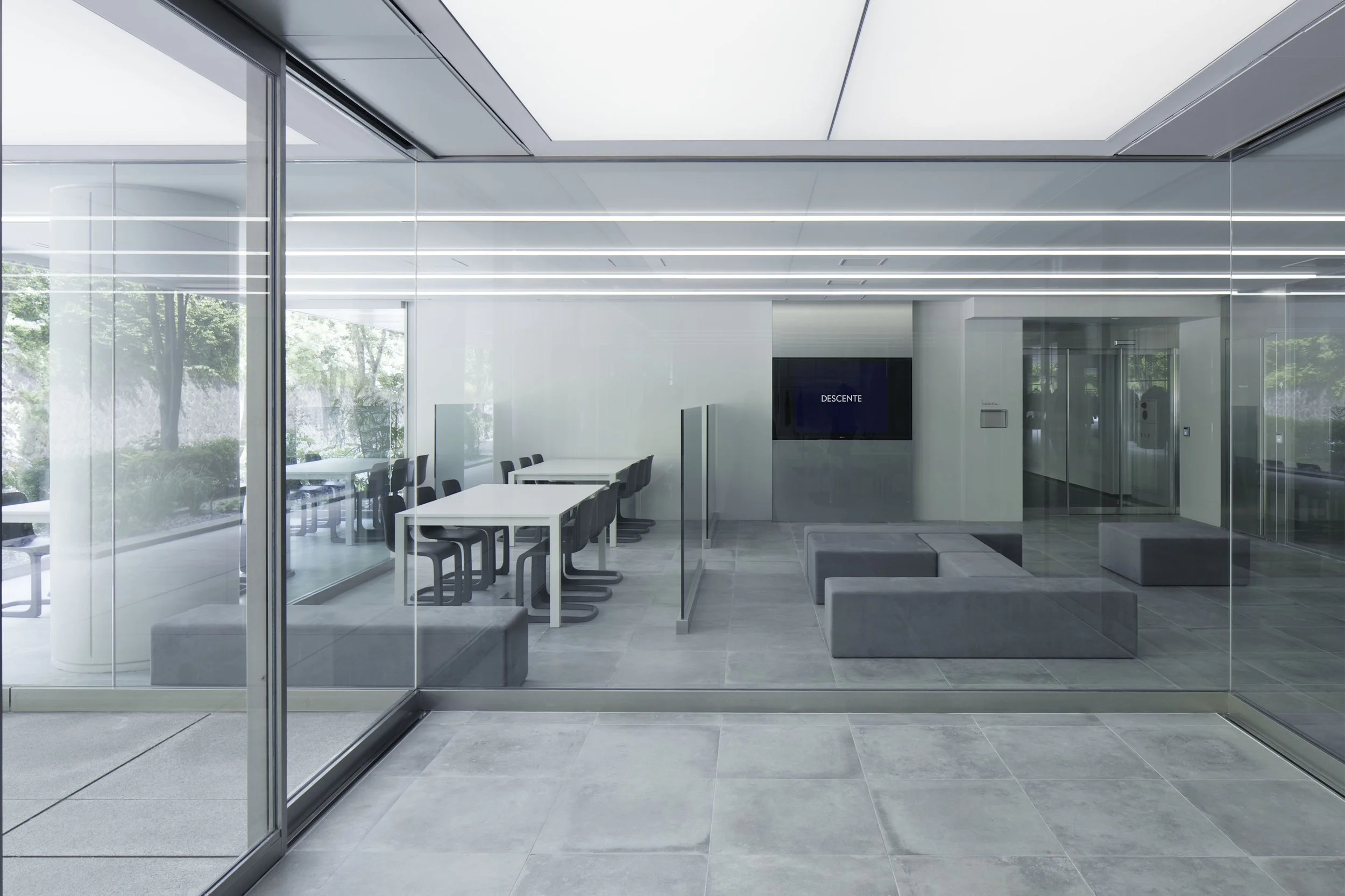 Descent Tokyo Office — STRATE | The Brand Produce Company. 株式会社ストラテ 代表 ...