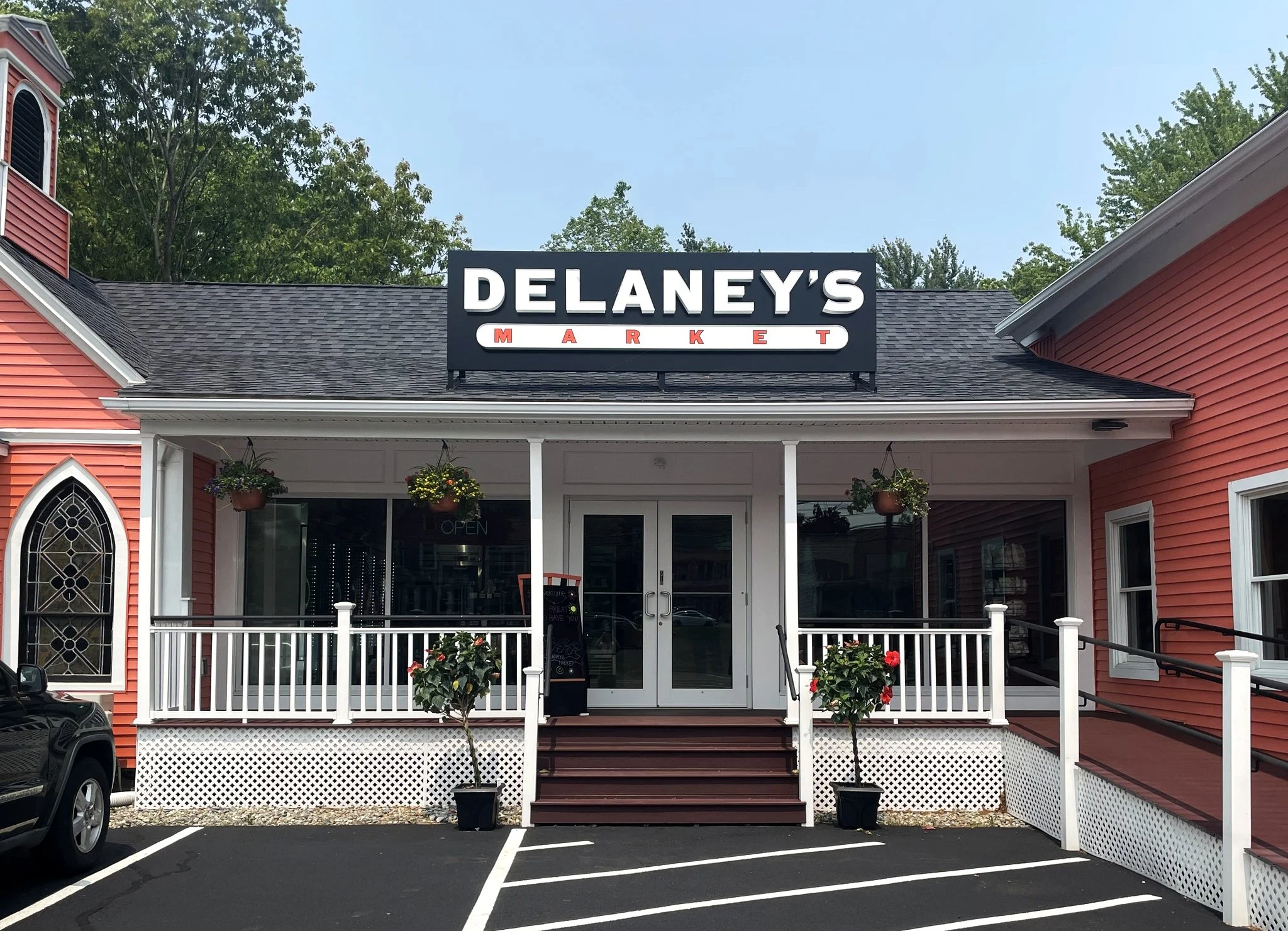 South Hadley — Delaney's Market