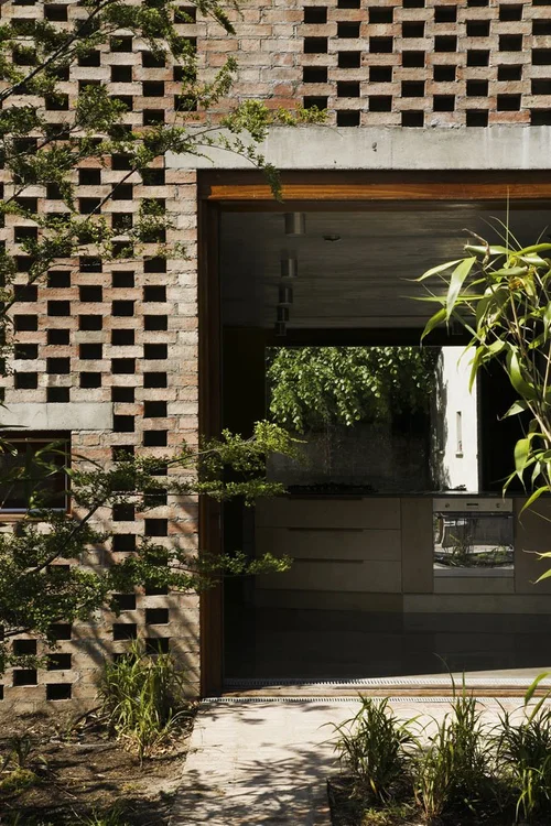 House 1 — TAKA architects