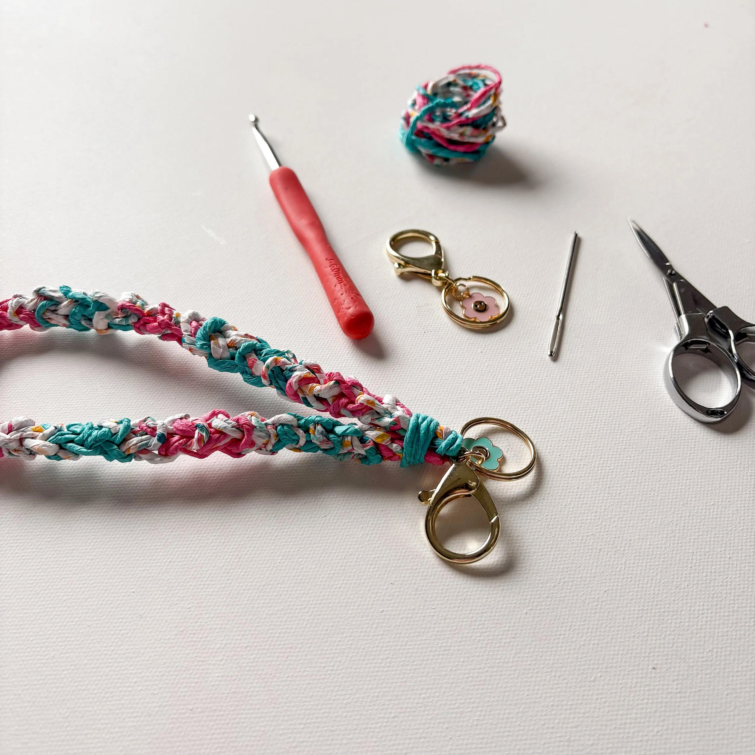 How to Crochet a Wristlet Keychain — bags by bento