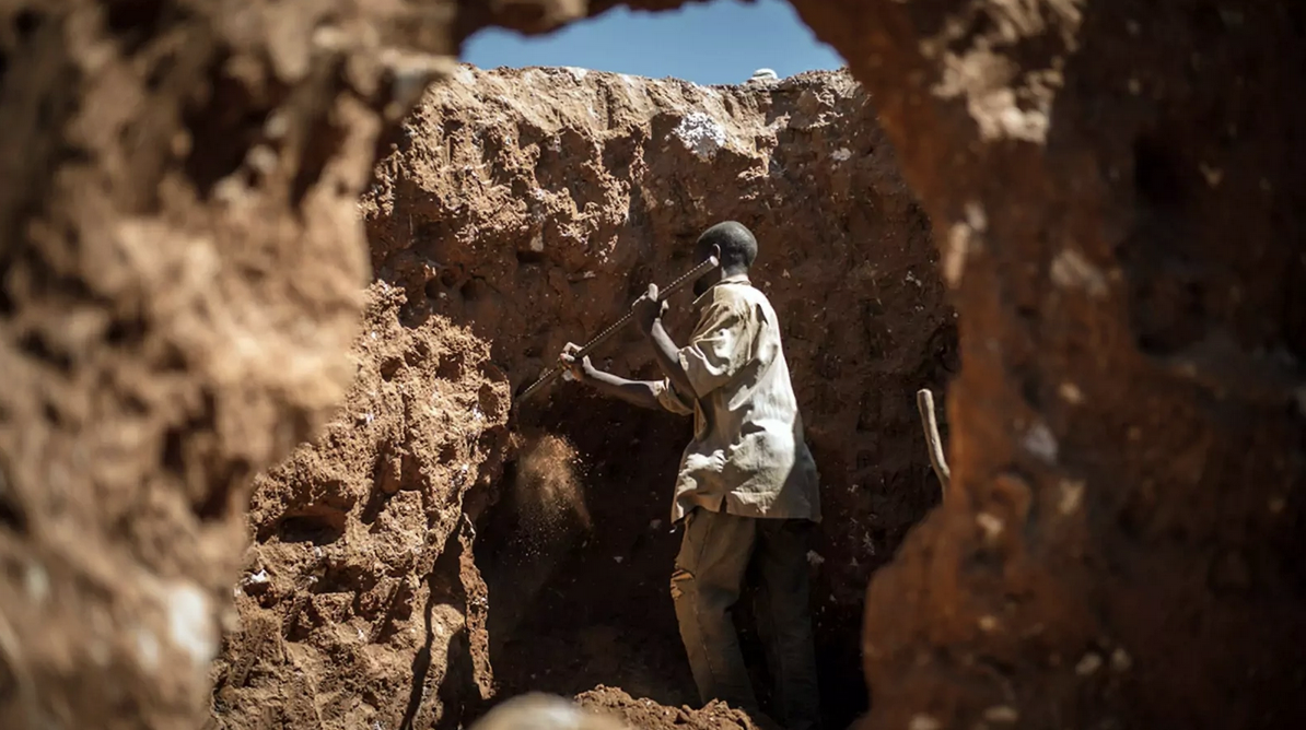 Cobalt Mining in Congo: Environmental Health, Safety, & Human Rights ...