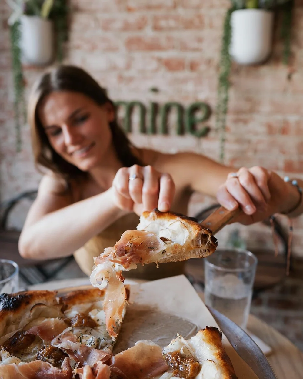 allmine | Pizza Wine Beer