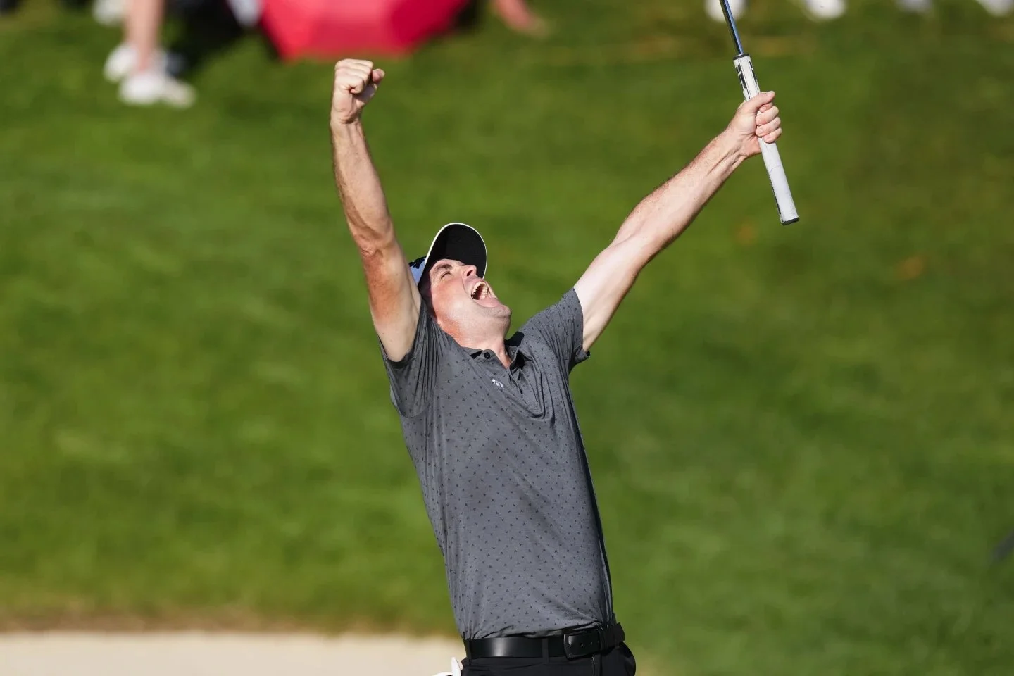 What is Wristlock putting? — Made for the Range Golf