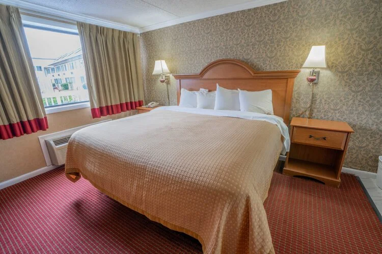 Whirlpool Room — Admiralty Inn & Suites