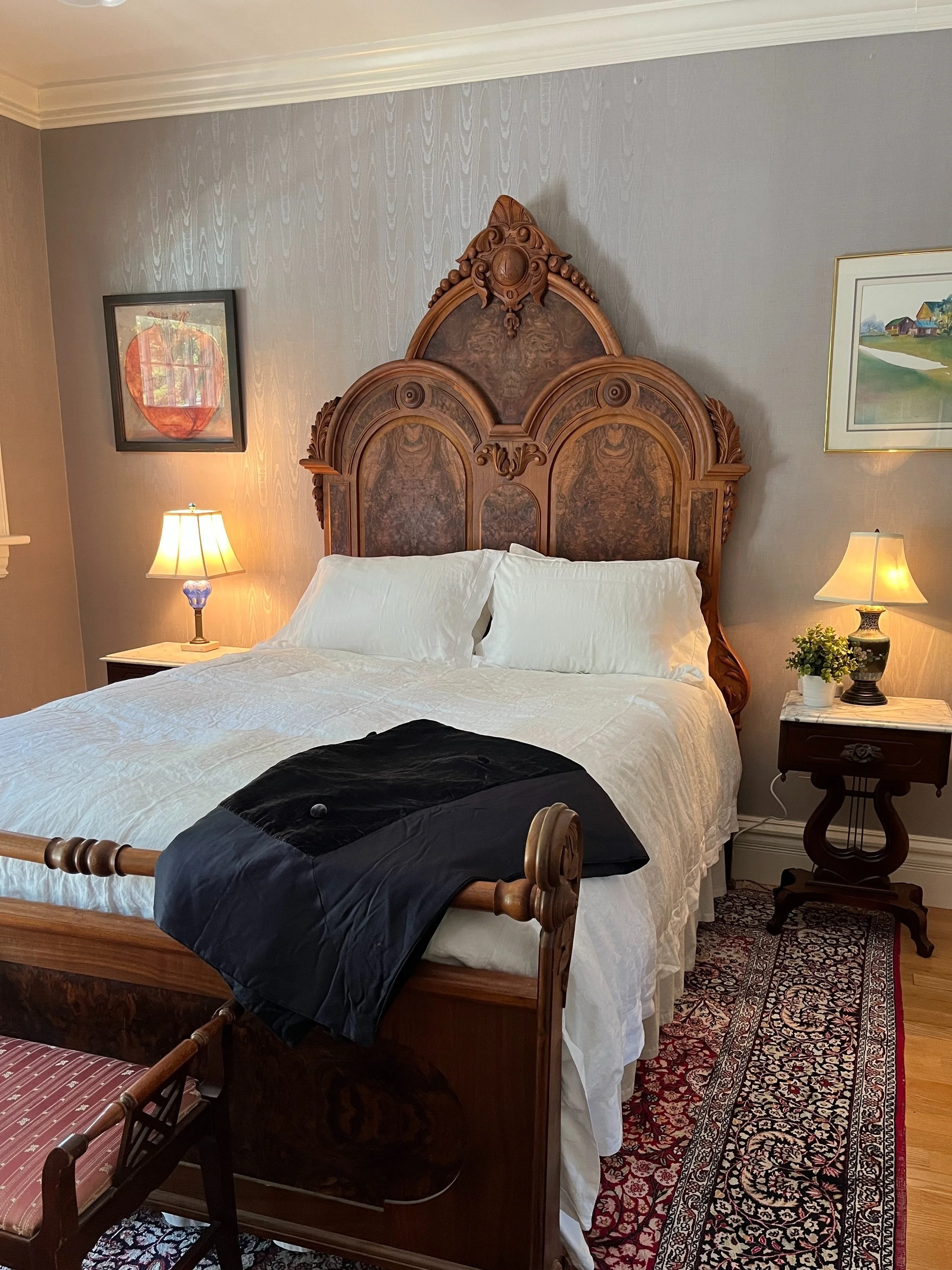 Queen's Room Details — Queen's View