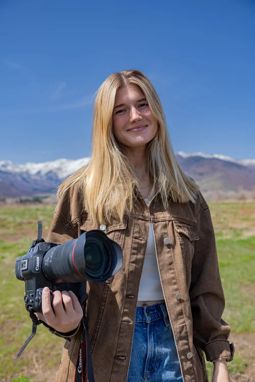 About Me — Tess Crowley Photo