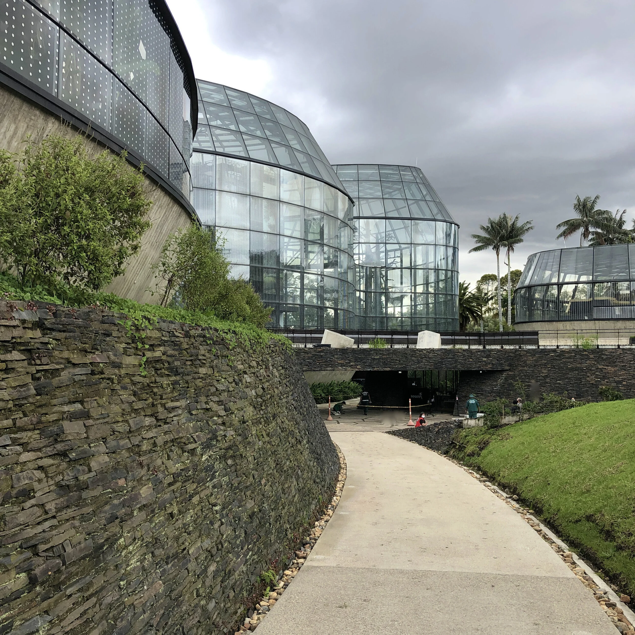 A visit to the Bogotá Botanical Garden's main greenhouse complex ...