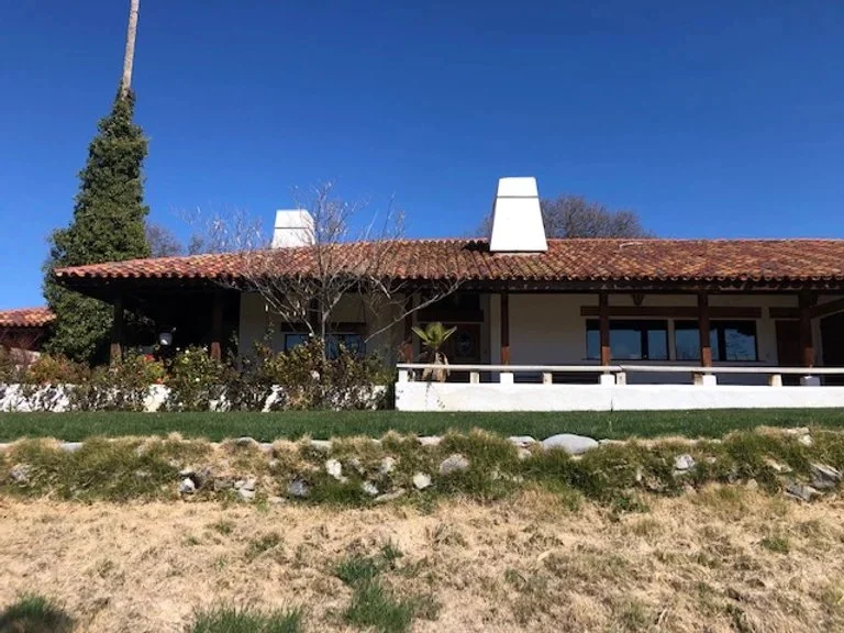 To Build a House — V6 Ranch