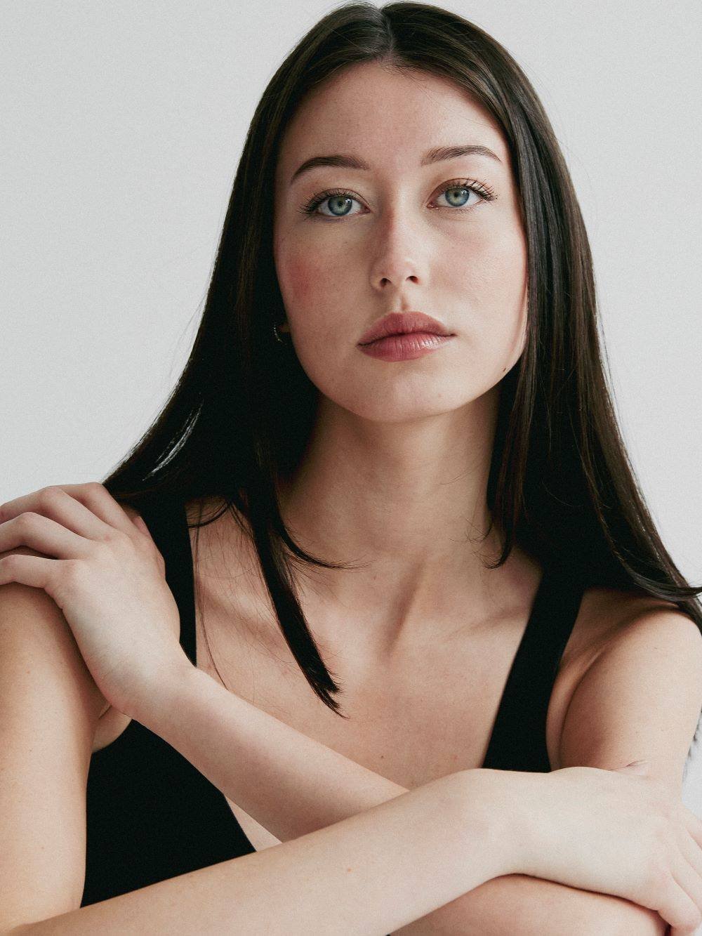 CHARLOTTE YELL — MAVEN MODELS